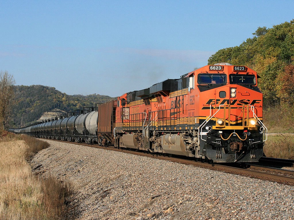 BNSF 6623
